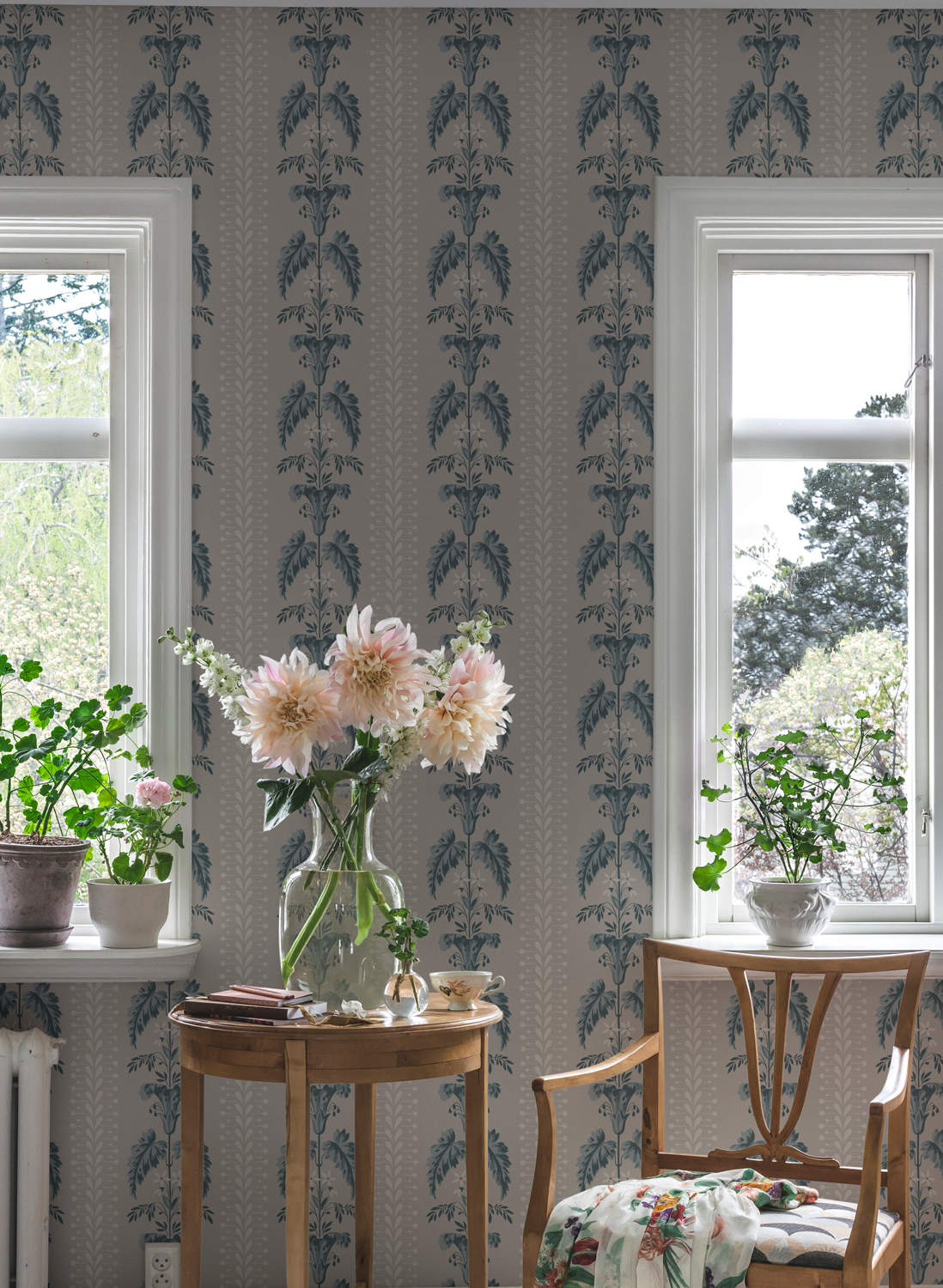 Sandberg | Floral Wallpaper Sophie | meinewand.com