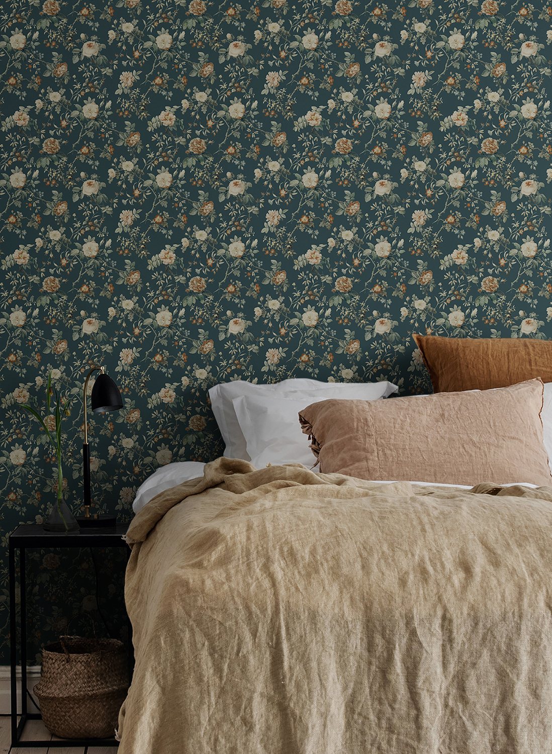 Rebel Walls Wallpaper Thorn Rose Petite-6650