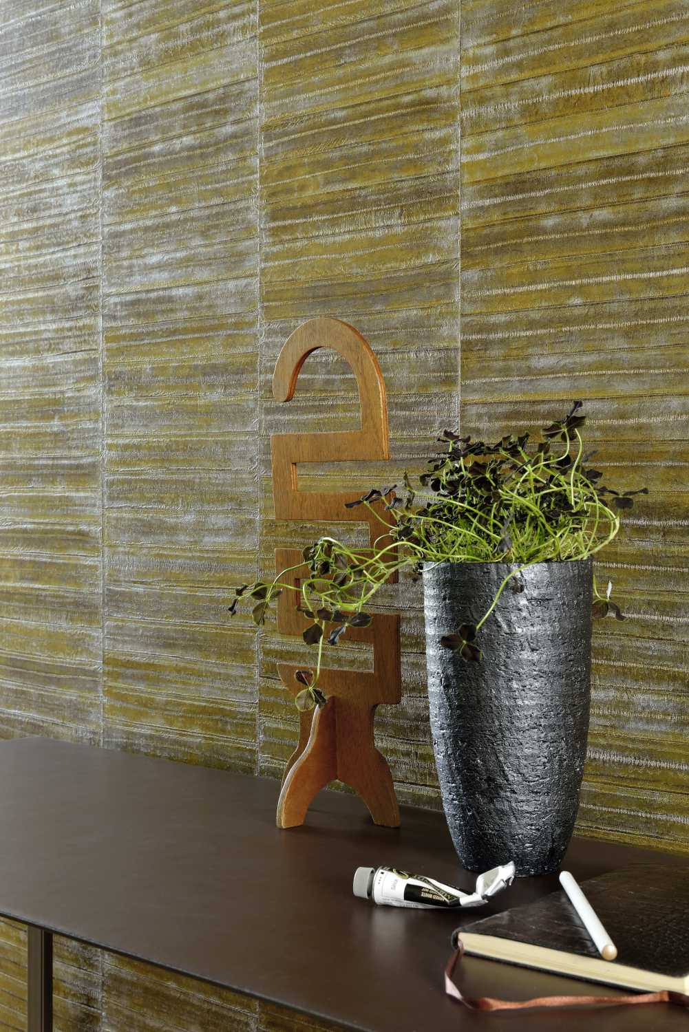 Elitis | Leder Tapete Anguille | meinewand.com