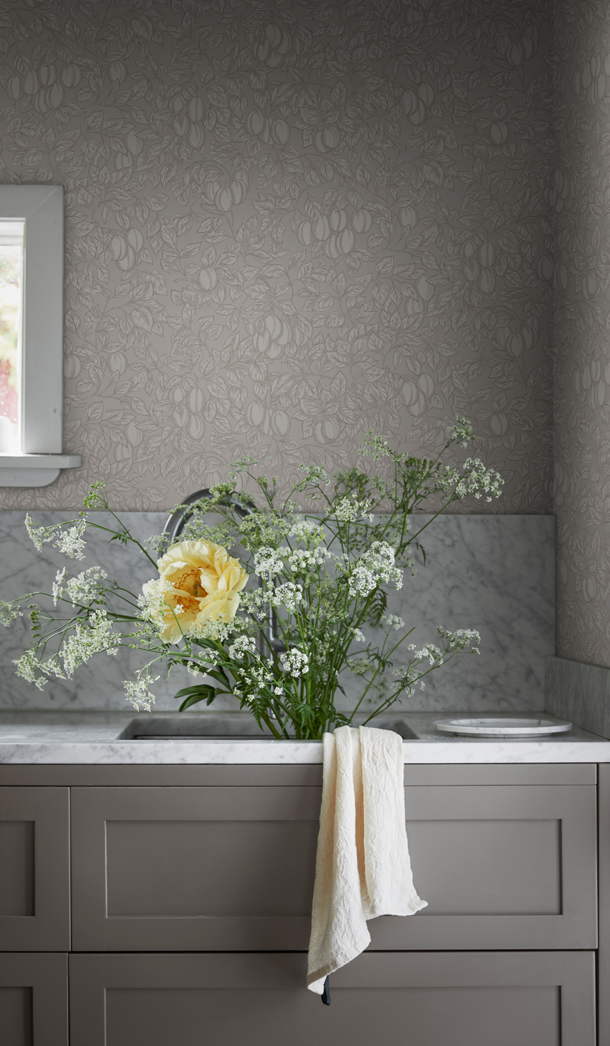 Sandberg | Botanical Wallpaper Emrik | meinewand.com