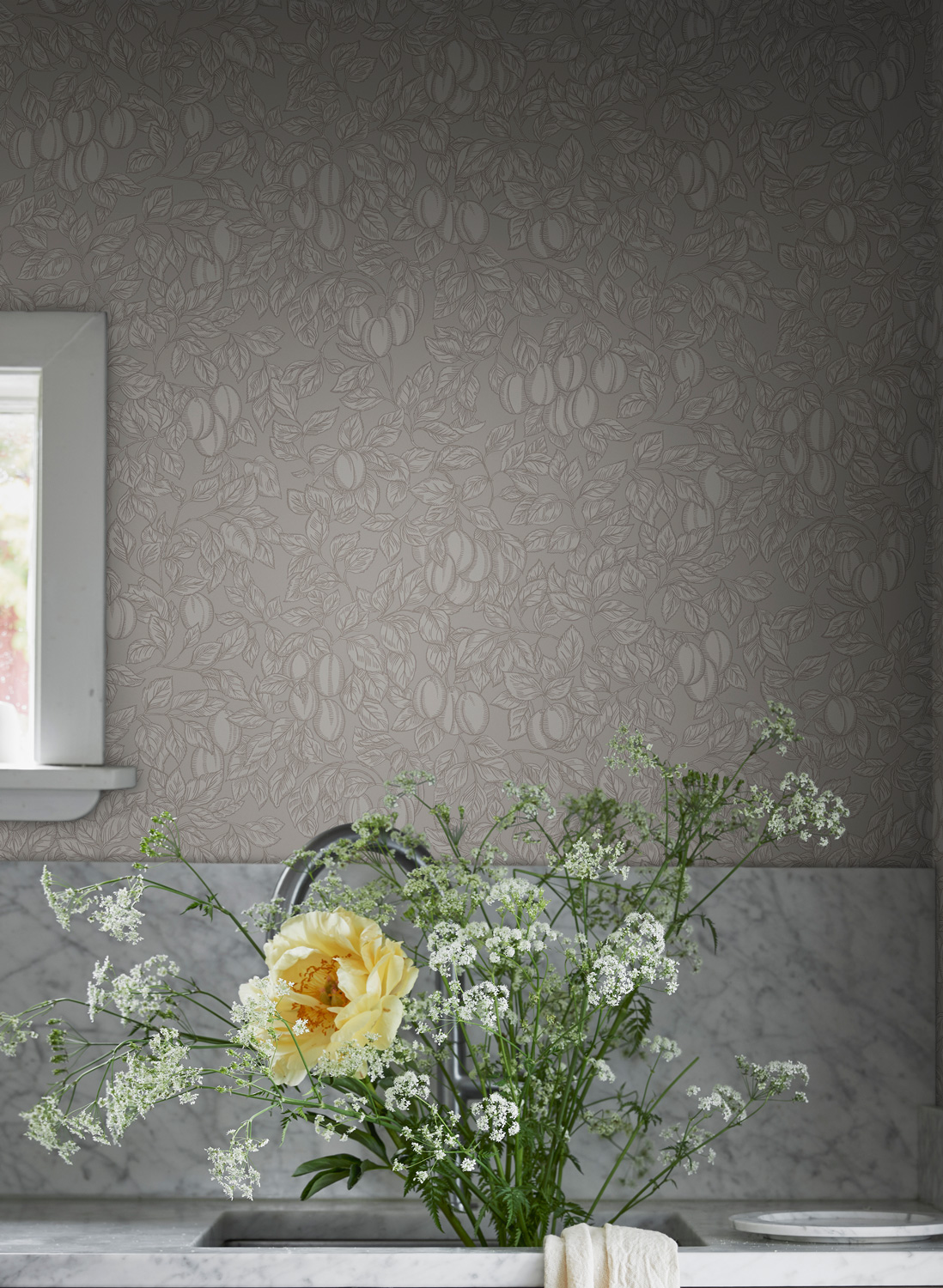 Sandberg | Botanical Wallpaper Emrik | meinewand.com
