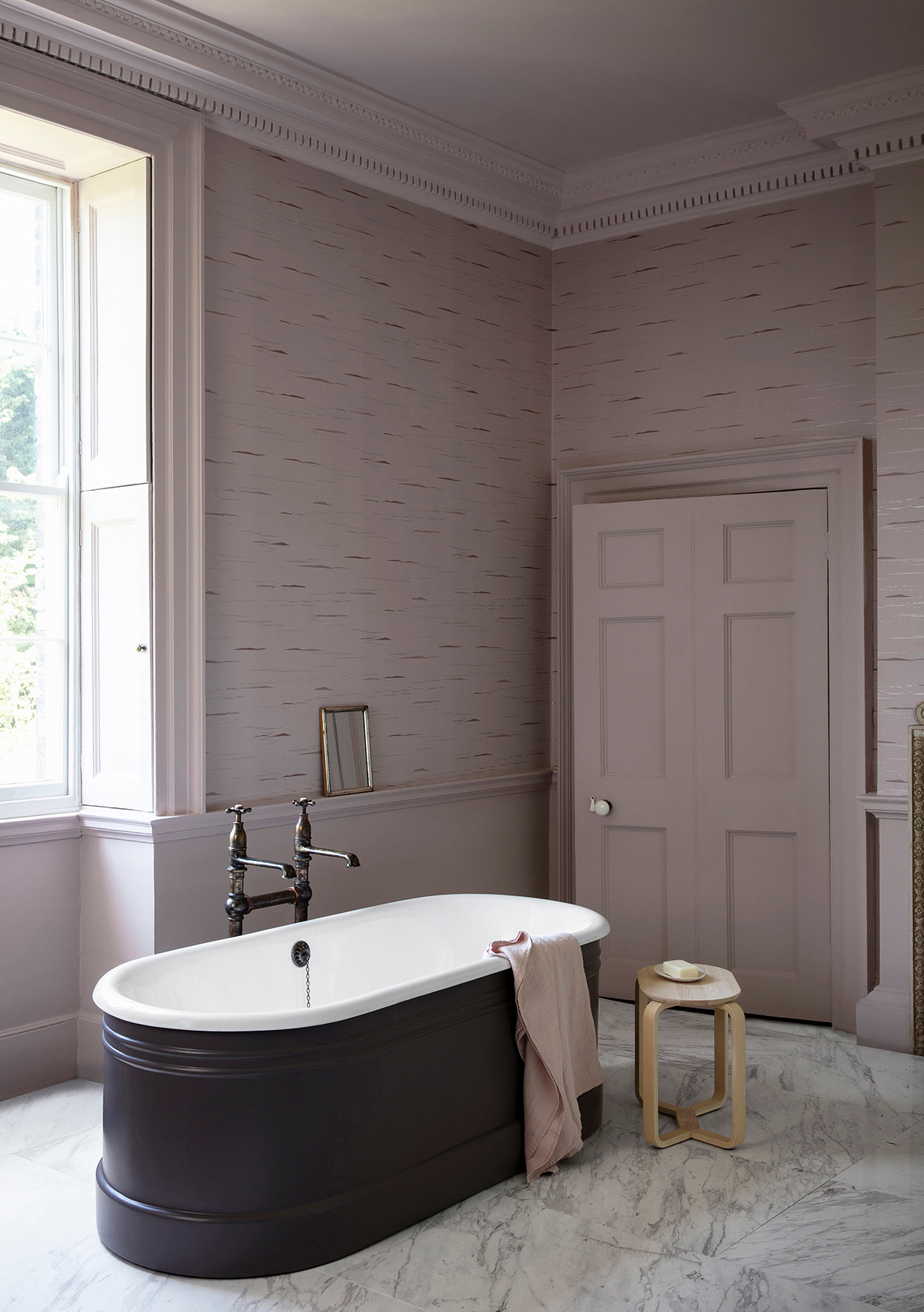 Architects Eggshell von Paint & Paper Library-PPAE